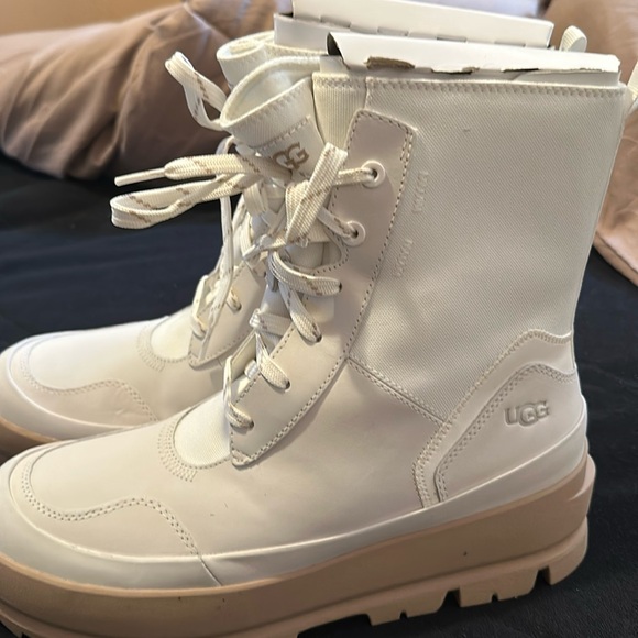 UGG | Shoes | Ugg Lug Bootsbeautiful White Lace Up Boots By Ugg The ...